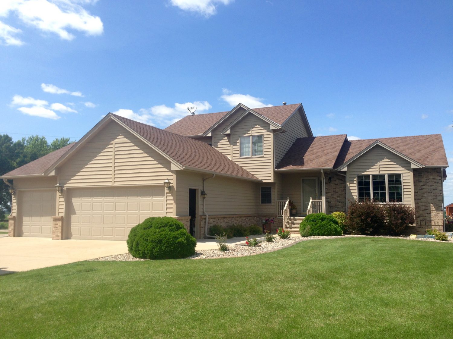 EXTERIOR – SHAMP PAINTING